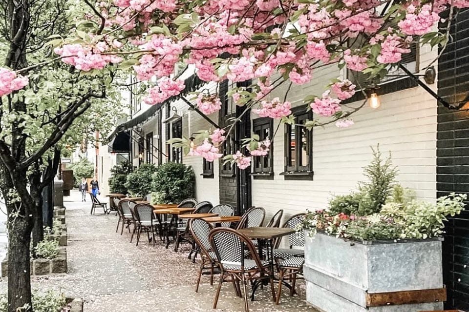 Pub & Kitchen - Virtual Restaurant Concierge